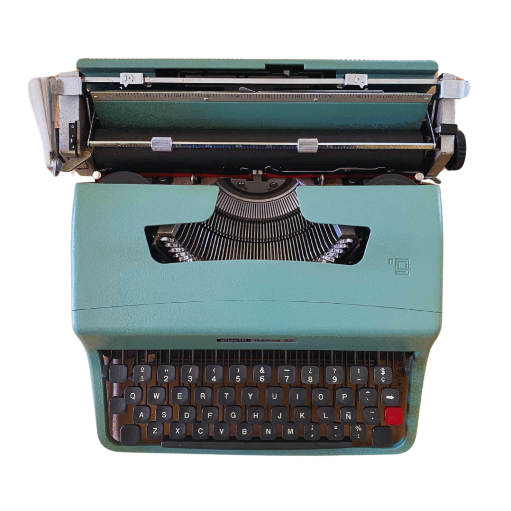 Olivetti Lettera 32 Typewriter | 1960s Restored Model